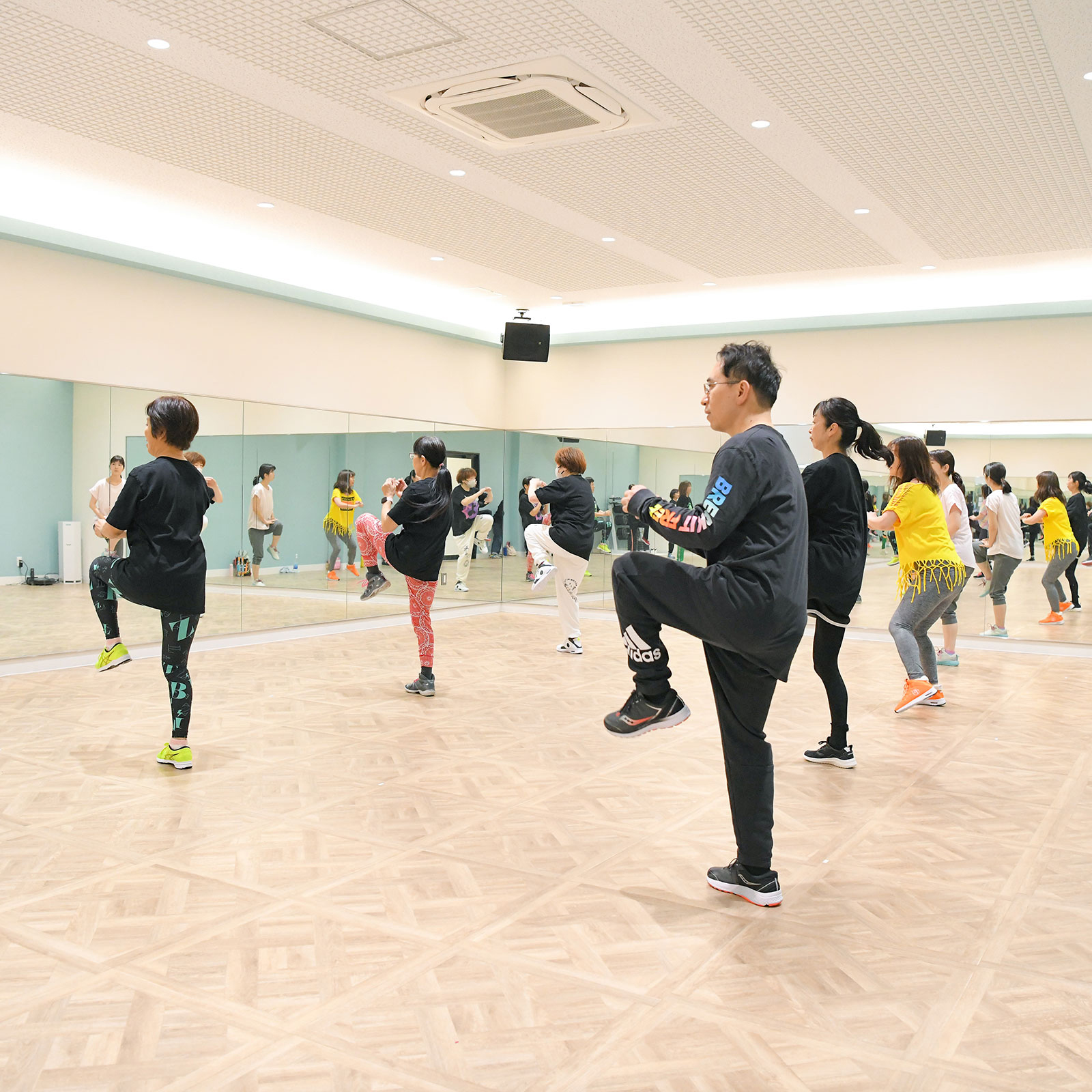 スタジオコース - CABO FITNESS CLUB